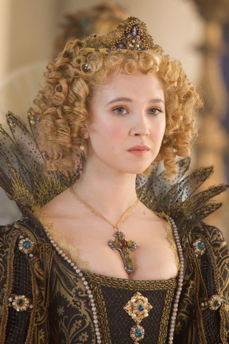 32 Hi-Res THE THREE MUSKETEERS 2011 Movie Photos - FilmoFilia