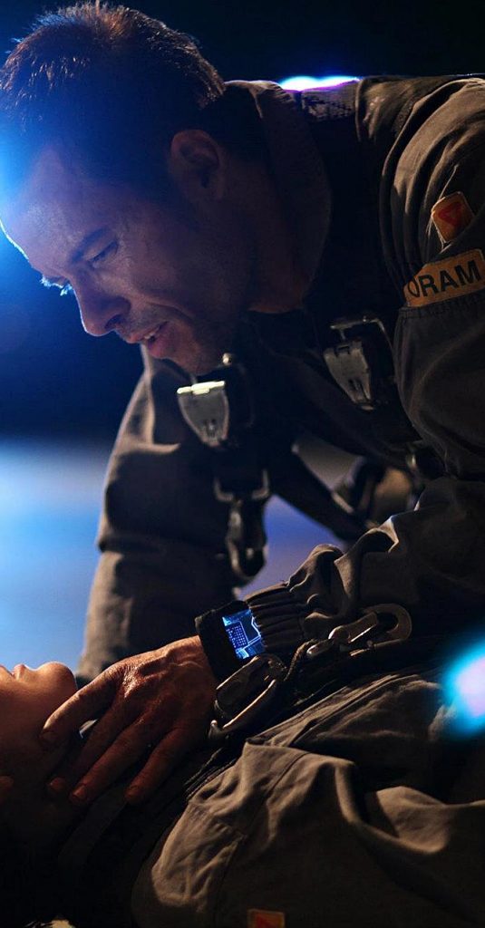 Watch New TV Spot and The First Four Minutes of LOCKOUT - FilmoFilia