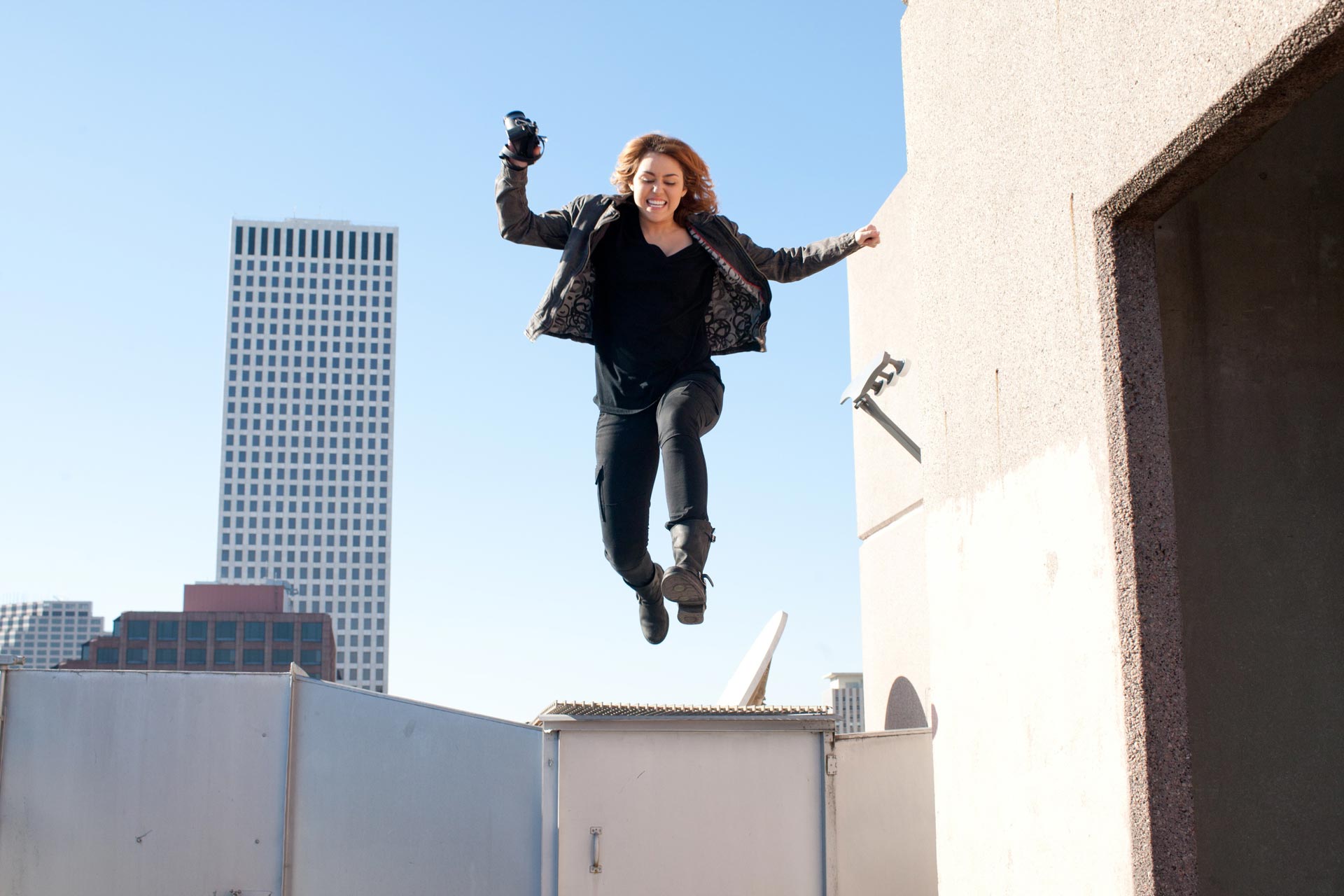 SO UNDERCOVER Photos (+19)