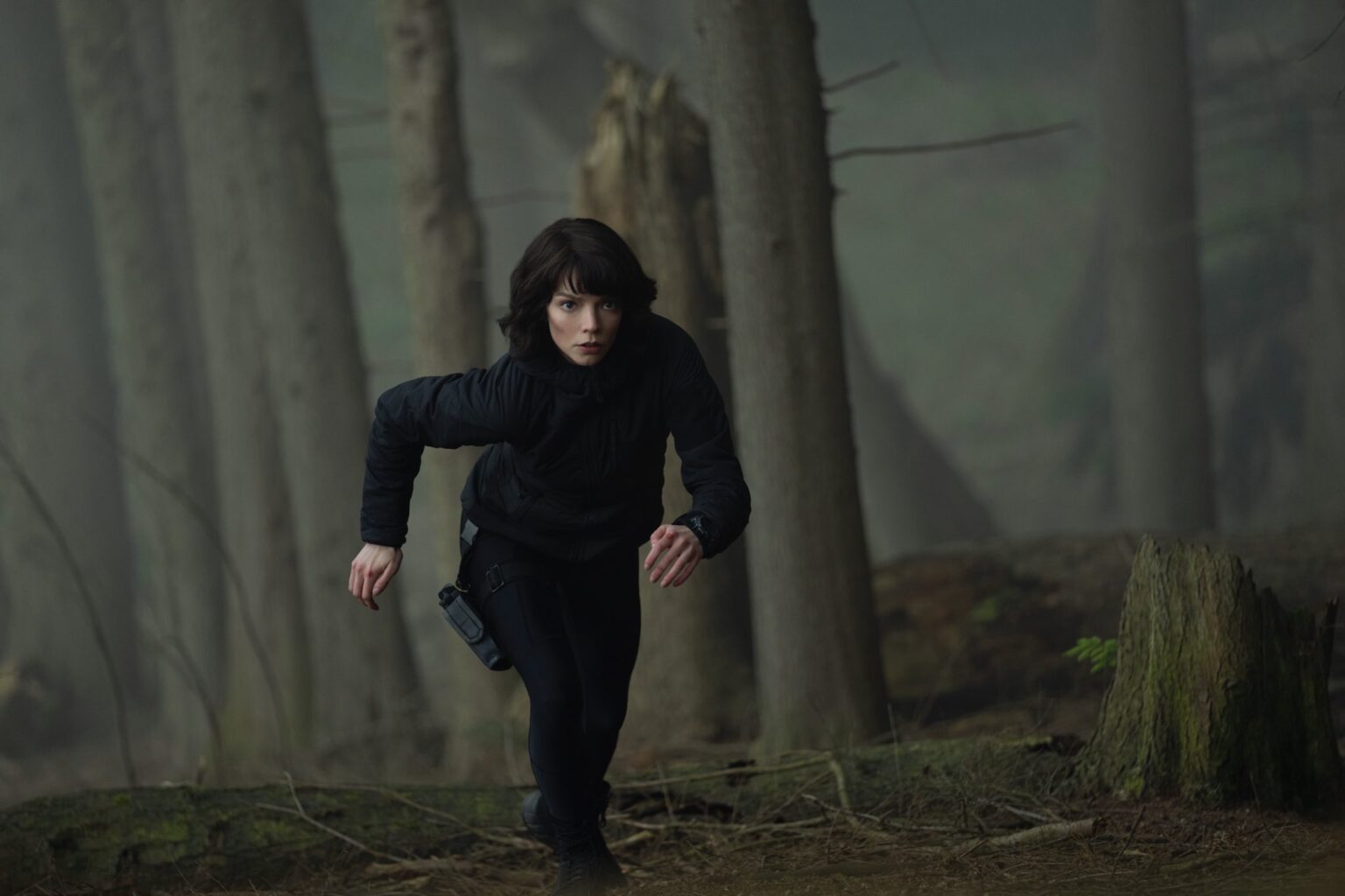 First Look at 'The Gorge': Photos, Poster, and Plot Tease Miles Teller ...