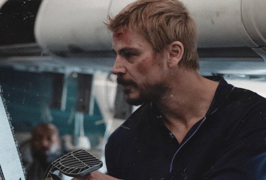 Josh Hartnett Takes Action to New Heights in 'Fight or Flight' Trailer - FilmoFilia