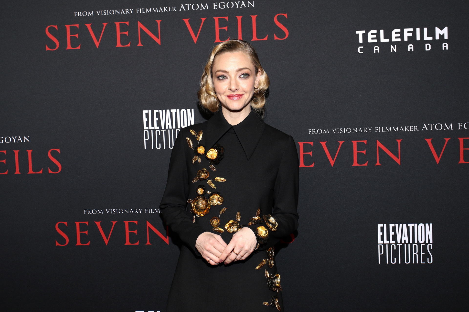 Amanda Seyfried in ‘Seven Veils’: Red Carpet & Thriller Drama - FilmoFilia